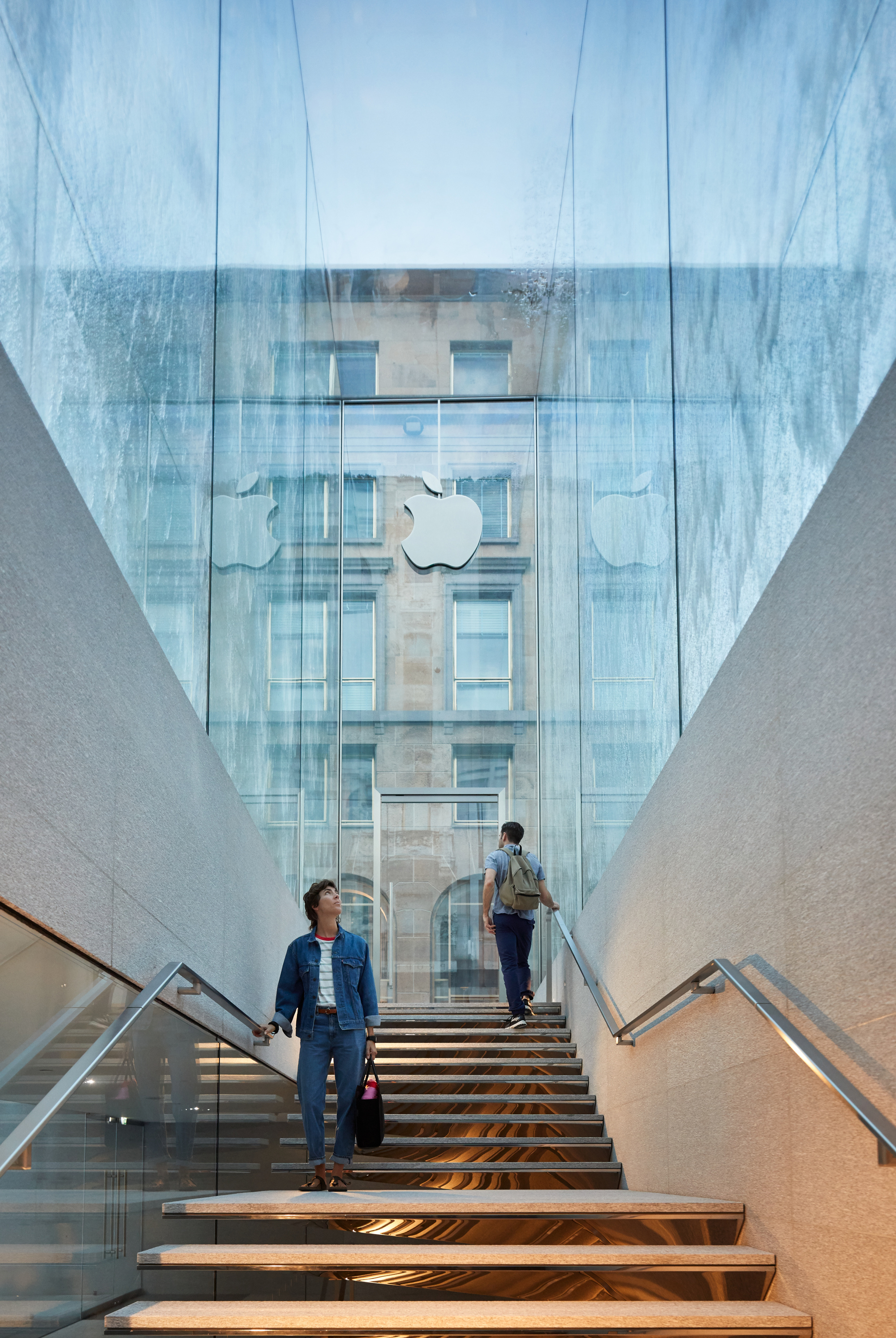 Apple opens beautiful retail store in Milan, Italy (updated) – Apple Must